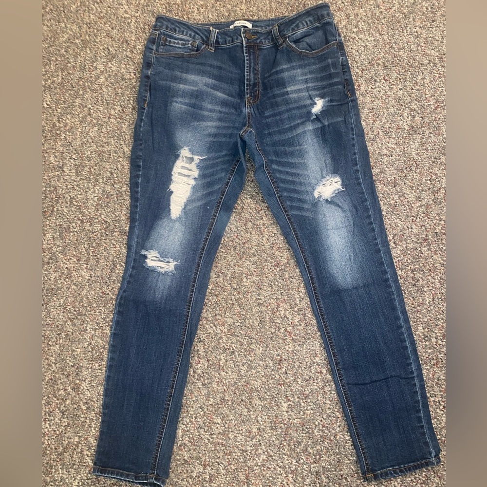 Refuge Distressed Dark Blue Jeans - Gem